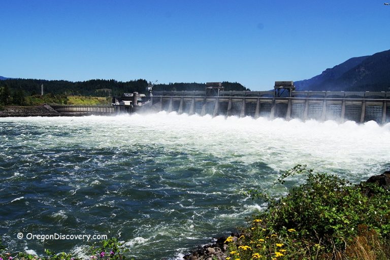 Bonneville Dam and Lock - A Key Landmark of the Columbia River - Oregon ...