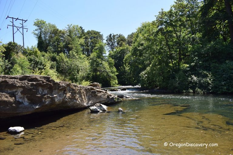 Colliding Rivers - Rare Geological Phenomenon in Southern Oregon ...