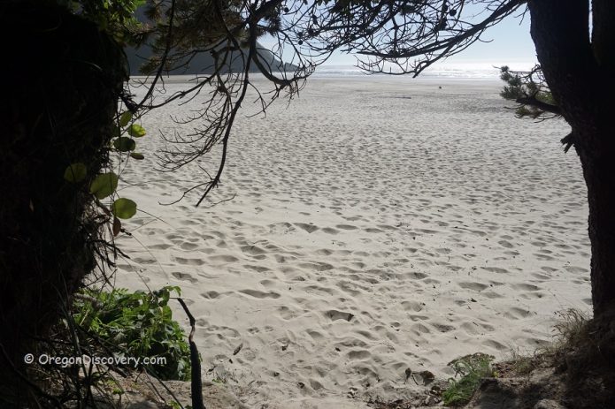 Hobbit Beach - A Piece of the Middle-Earth on the Oregon Coast - Oregon ...
