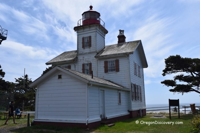 Yaquina Bay Lighthouse - Newport's Historic Landmark - Oregon Discovery