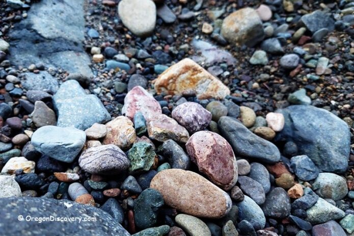 Quartzville Creek Rockhounding: Volcanic Rocks, Quartz, and Gold Flakes ...